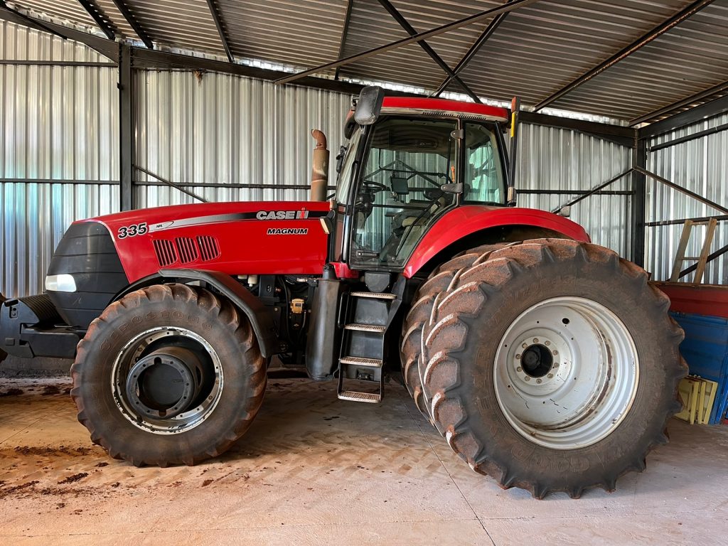 2010 Case Magnum 335 - CFC Agri