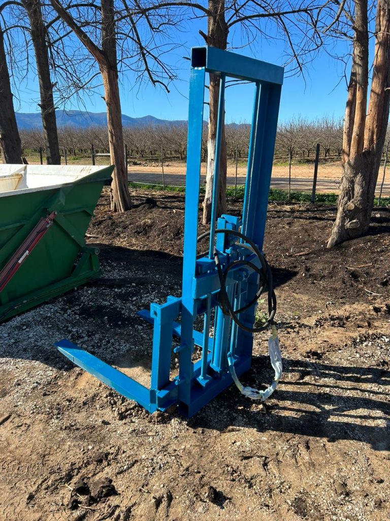 Tractor-Mounted Forklift - CFC Agri