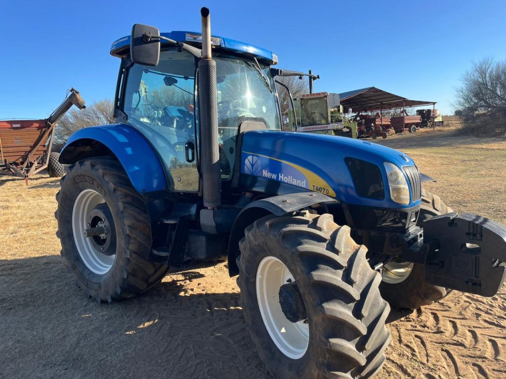 2009 New Holland T6070 - CFC Agri