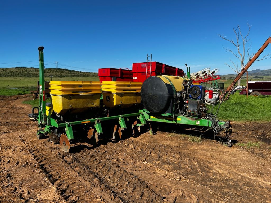 John Deere 1750 Row Crop Planter - CFC Agri