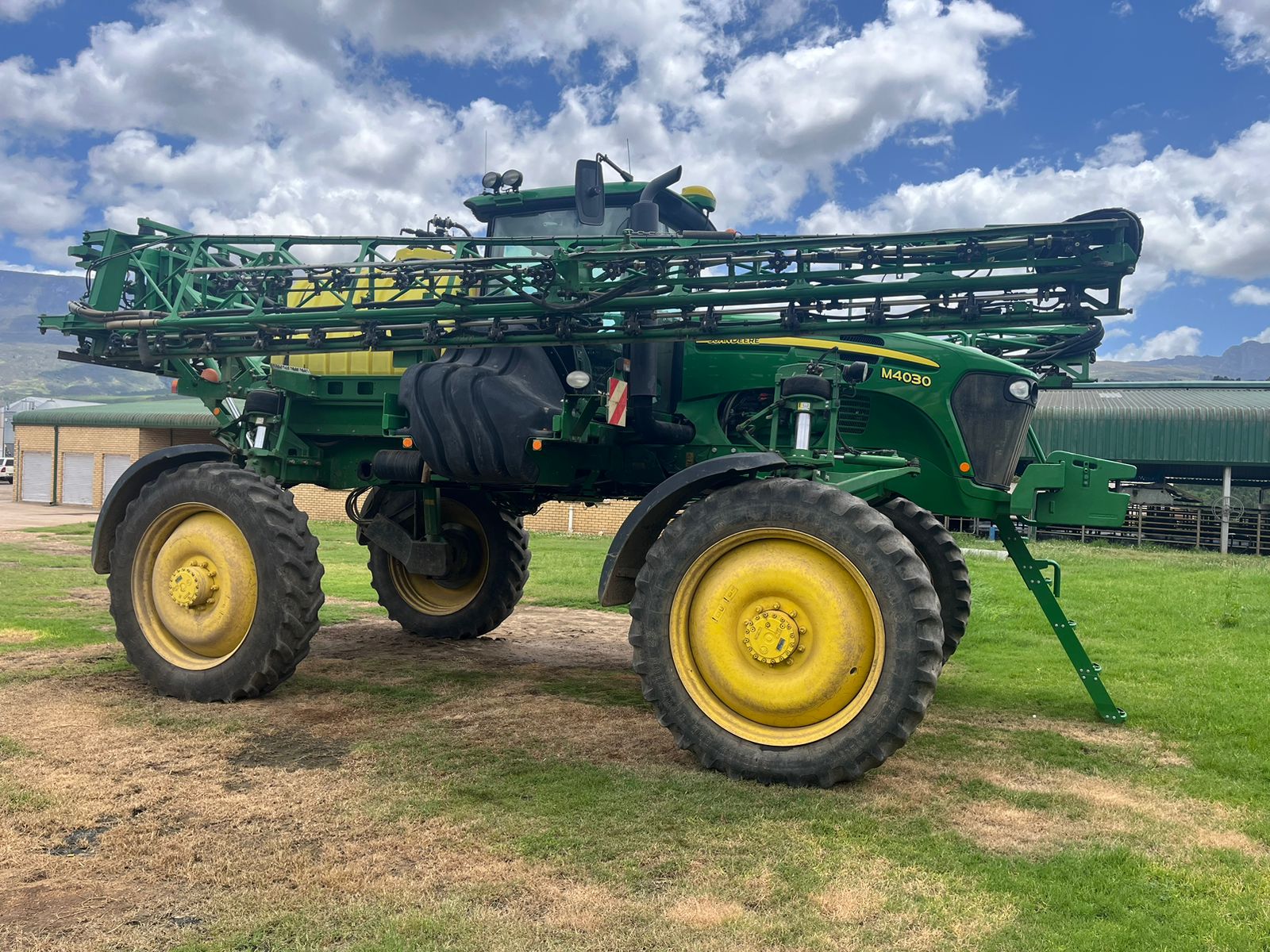 2021 John Deere M4030 Sprayer - CFC Agri
